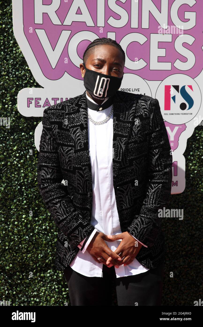 Rapper Foreign Skrilla arrives at OUTLOUD: Raising Voices at Los ...