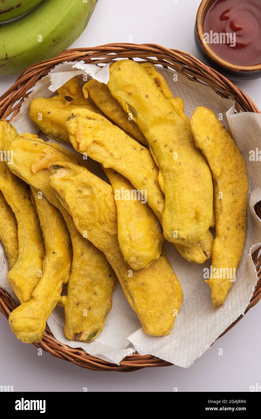 Street food pakoda bhajiya hi-res stock photography and images - Alamy