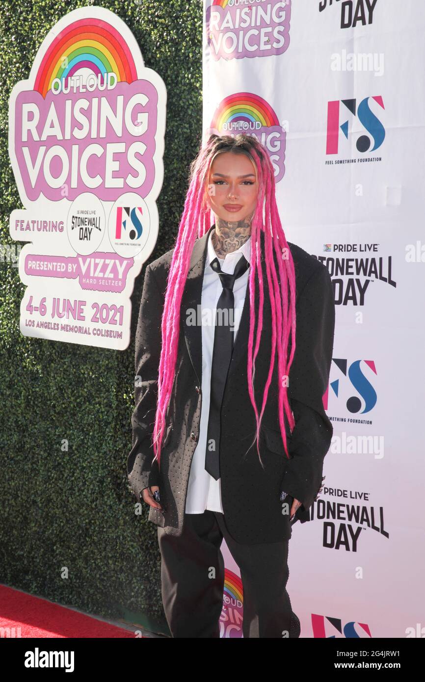Singer Zhavia Ward arrives at OUTLOUD: Raising Voices at Los Angeles ...