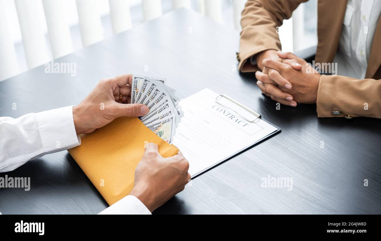 False agreement hi-res stock photography and images - Alamy