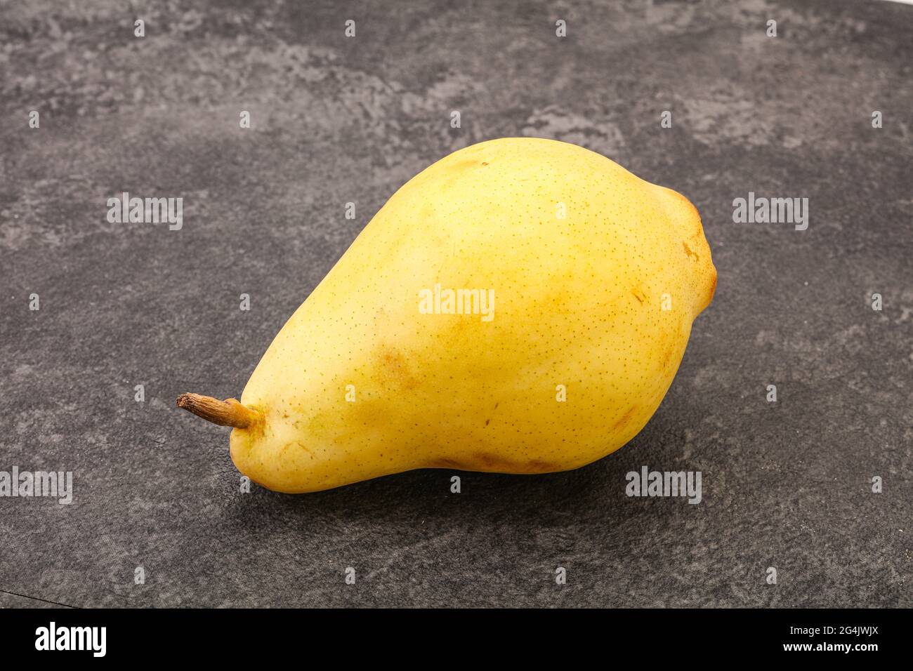 Ripe, tsasty and sweet Yellow Chinese Pear Stock Photo - Alamy