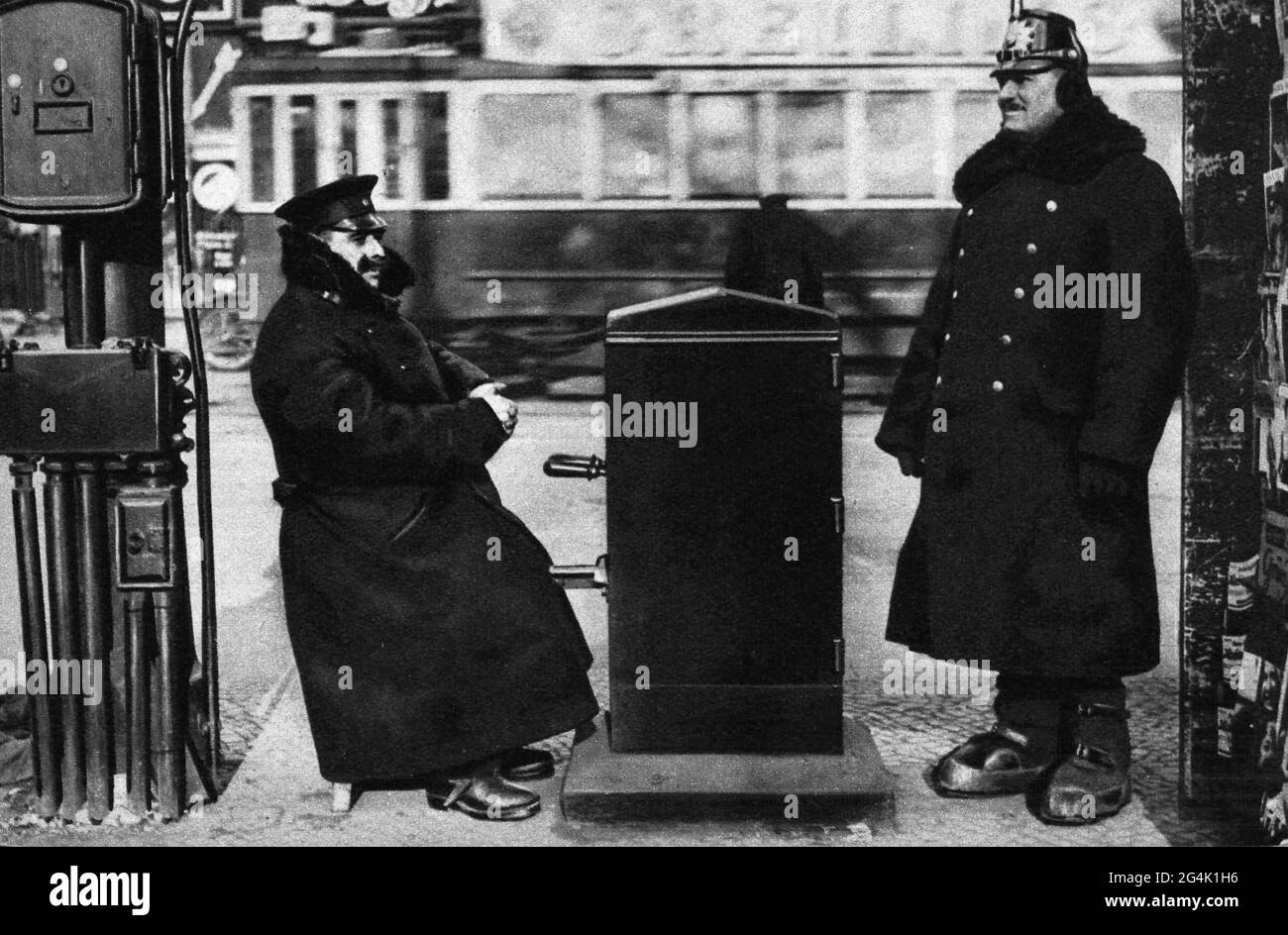 transport / transportation, public transportation, tram, switchman ...