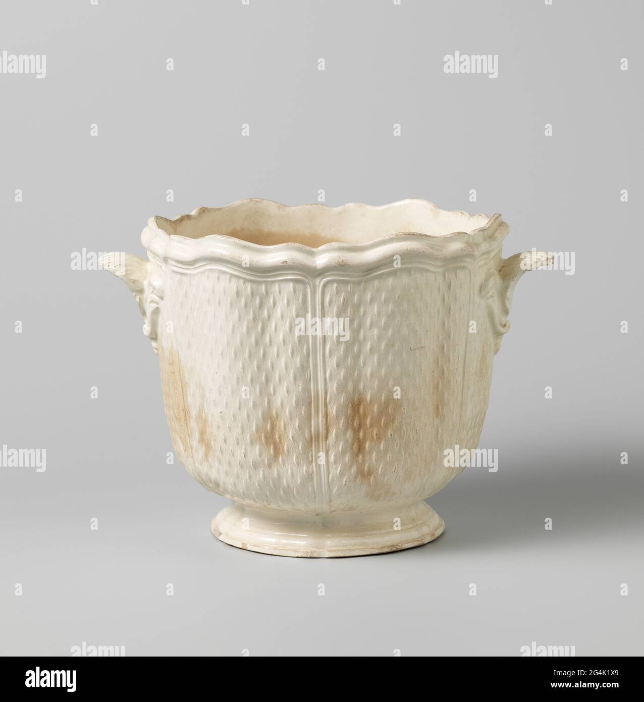 Half-ball-shaped cooling barrel of English Hardy Pottery, Faience Fine ...