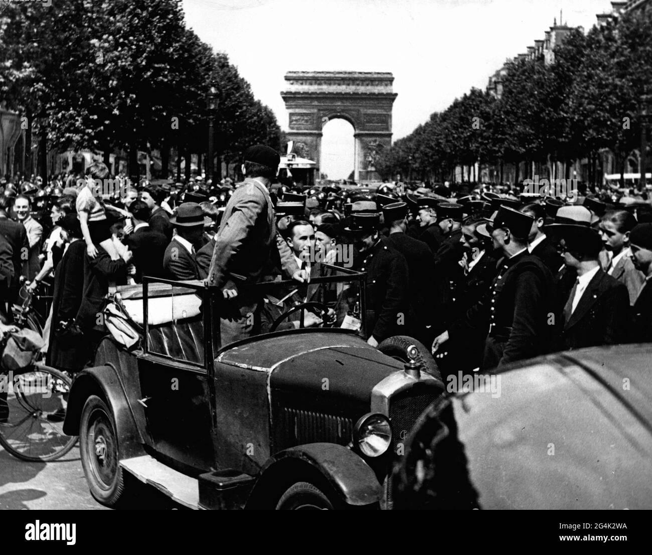 Arc triumph champs elysees Black and White Stock Photos & Images - Alamy
