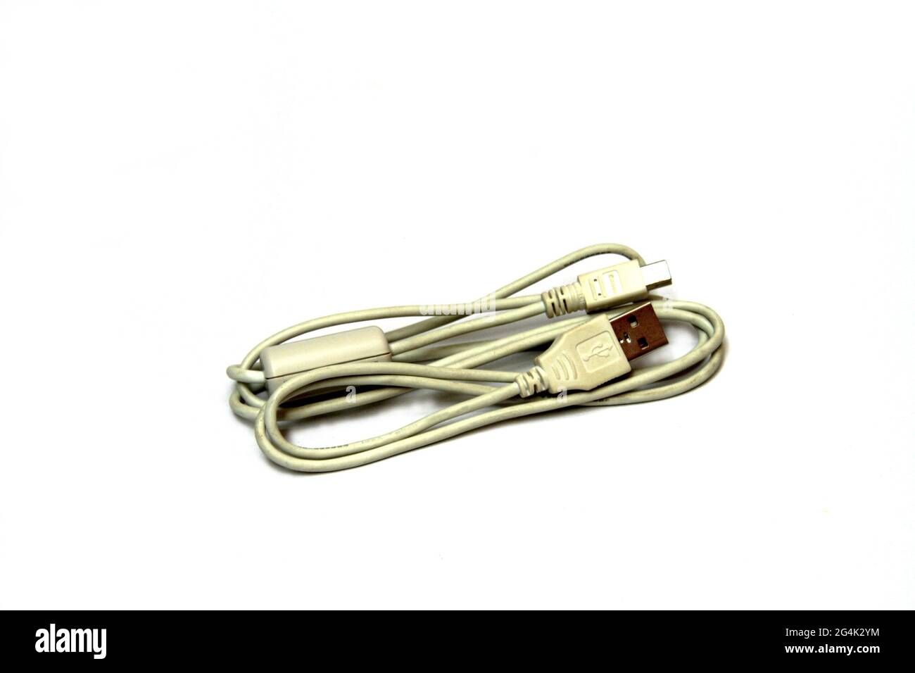 USB connection cable with device and computer connection ends isolated ...