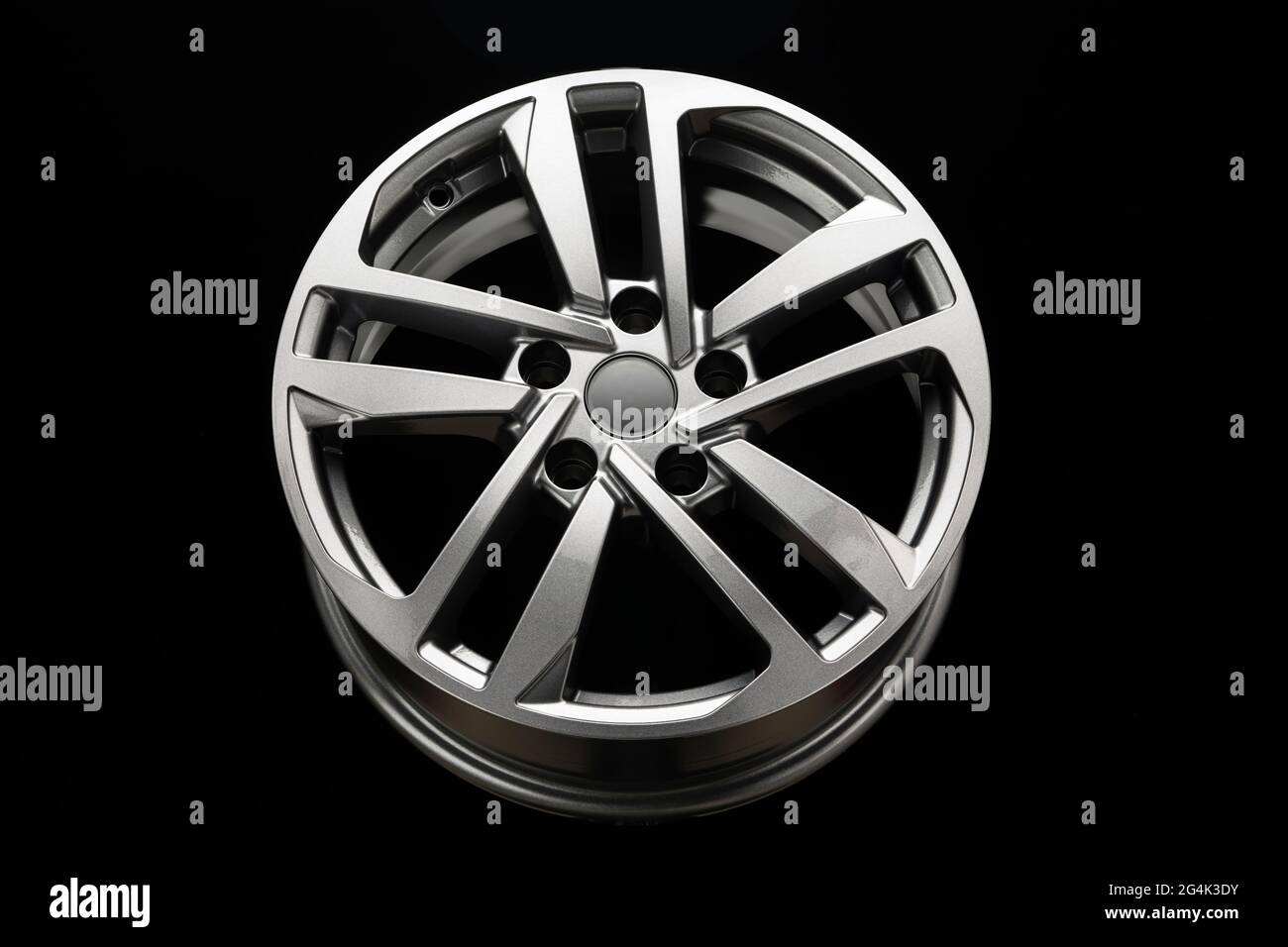 grey modern alloy wheel front view Stock Photo - Alamy