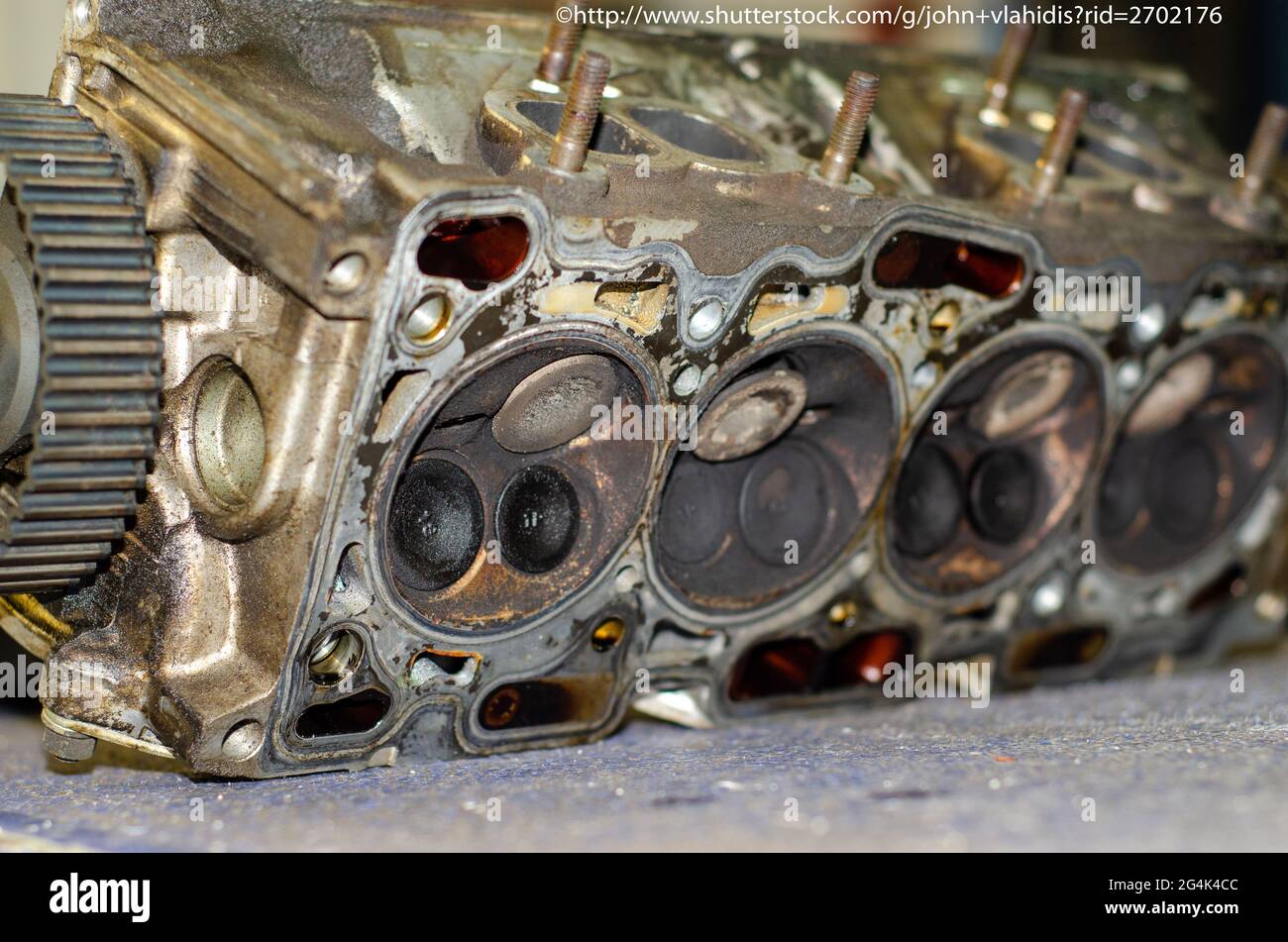 Cylinder head engine hi-res stock photography and images - Alamy