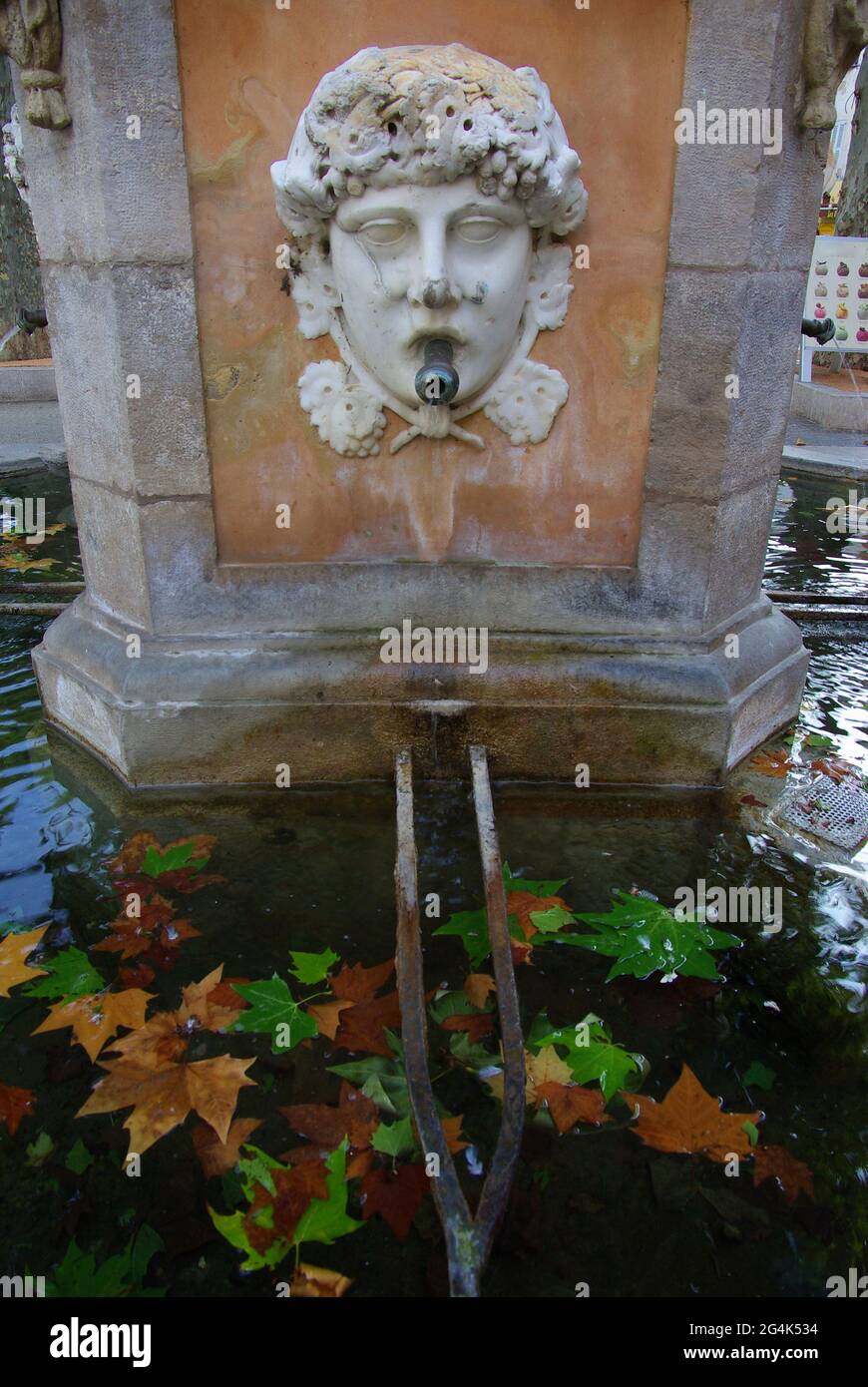 FRANCE. VAR (83). COTIGNAC. VILLAGE'S FOUNTAIN Stock Photo - Alamy