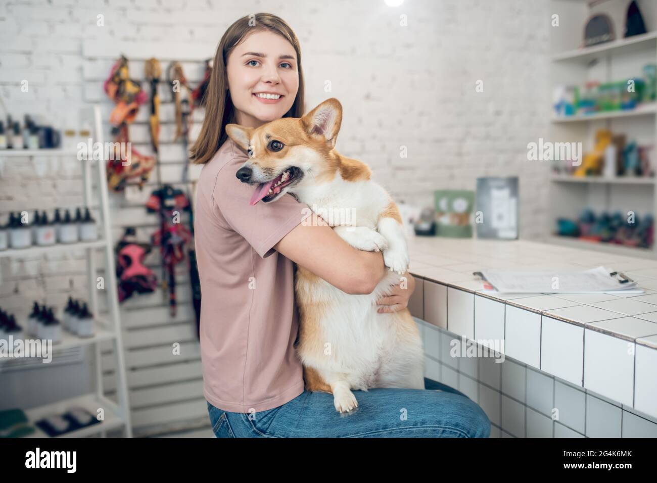 Female pet owner hi-res stock photography and images - Alamy