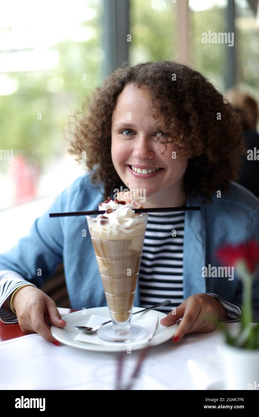 Optimist cafe hi-res stock photography and images - Alamy