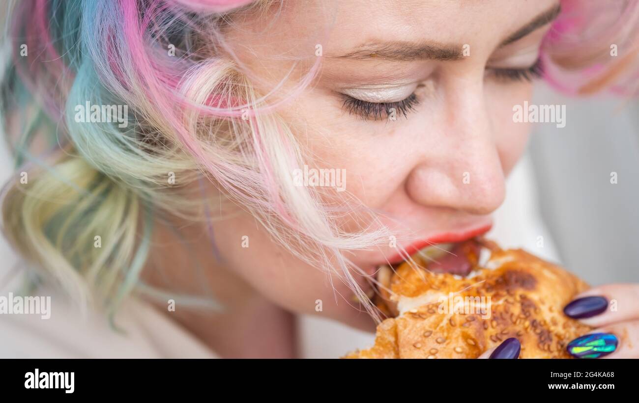Smile seduction face hi-res stock photography and images - Alamy