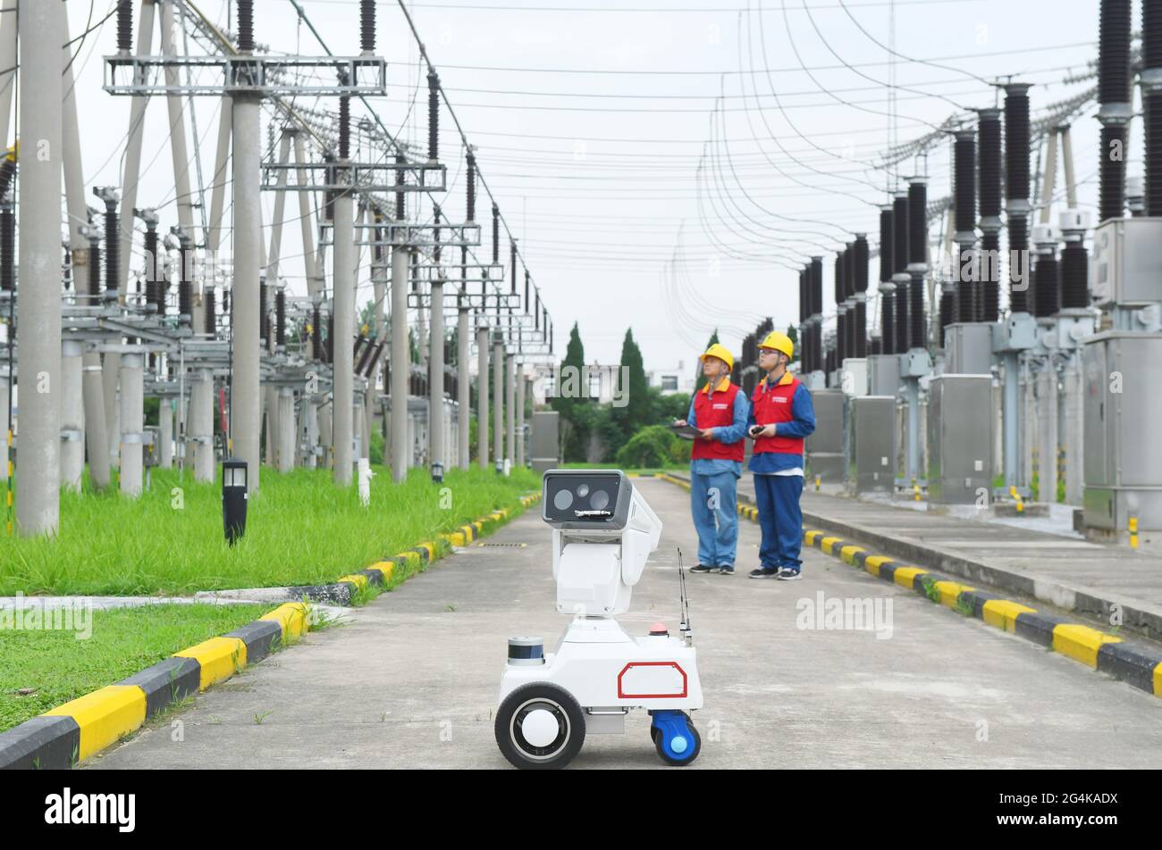 Power supply robot hi-res stock photography and images - Alamy