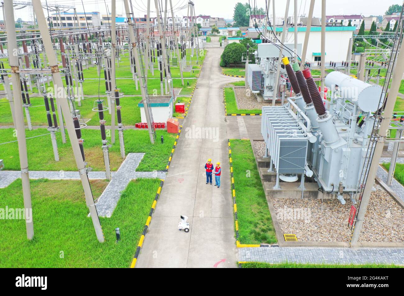 Power supply robot hi-res stock photography and images - Alamy