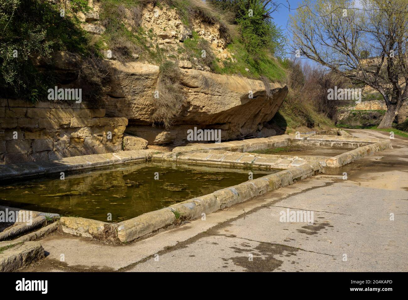 Batea de agua hi-res stock photography and images - Alamy