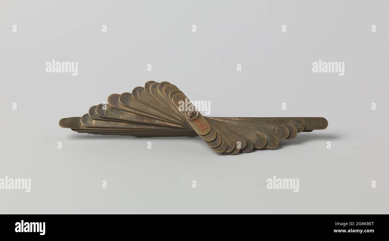 42 caliber cannon hi-res stock photography and images - Alamy