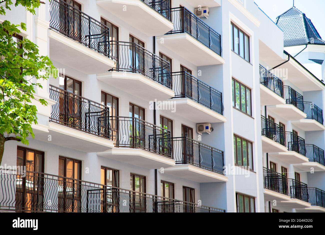 Apartment wall side balcony hi-res stock photography and images - Alamy