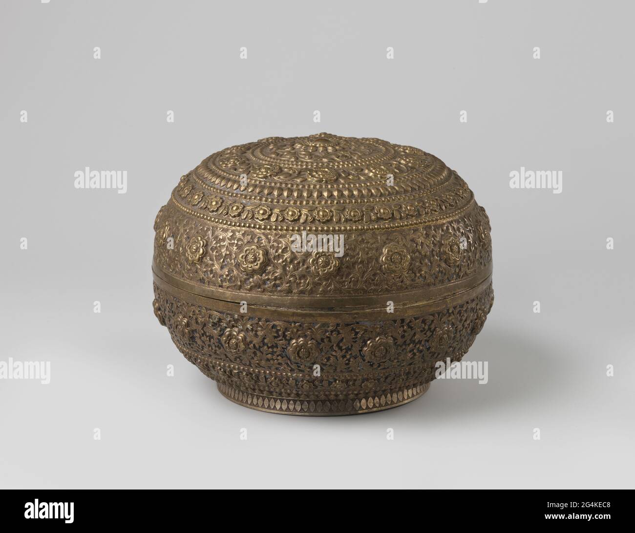 Box with lid. Silver box, round, spherical, driven Stock Photo - Alamy