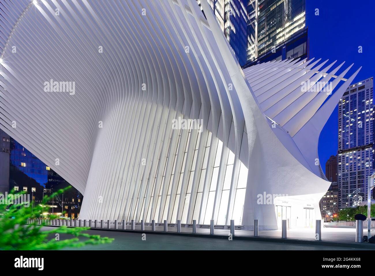 Oculus World Trade Center Train Station Stock Photo - Alamy