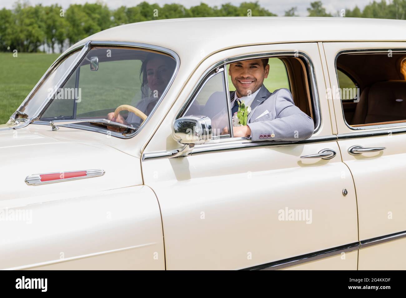 Vintage bridal wear hi-res stock photography and images - Alamy