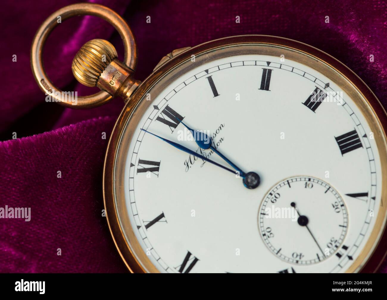 Magenta and gold contrast hi-res stock photography and images - Alamy