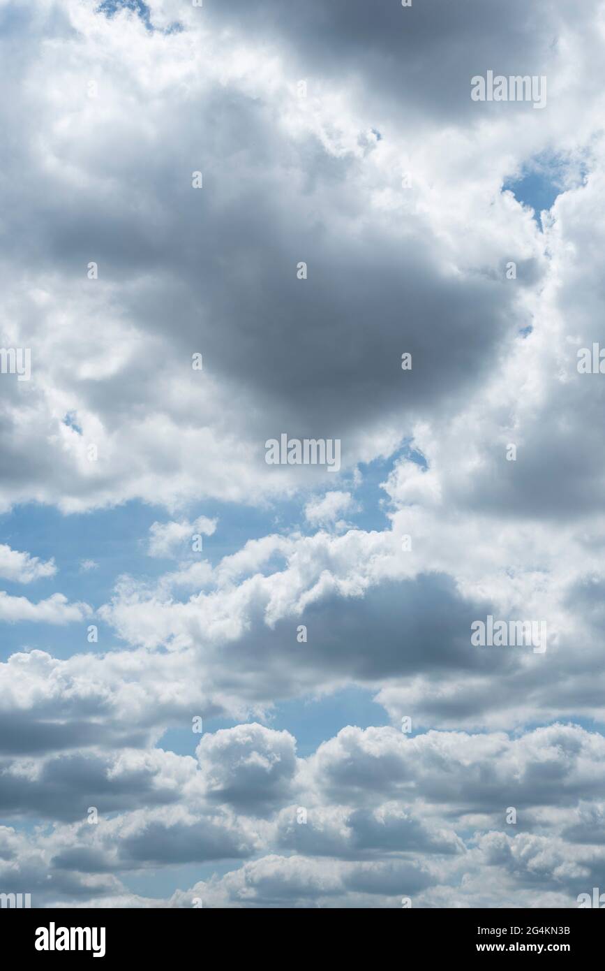 Cumulus clouds of an incoming storm Stock Photo - Alamy
