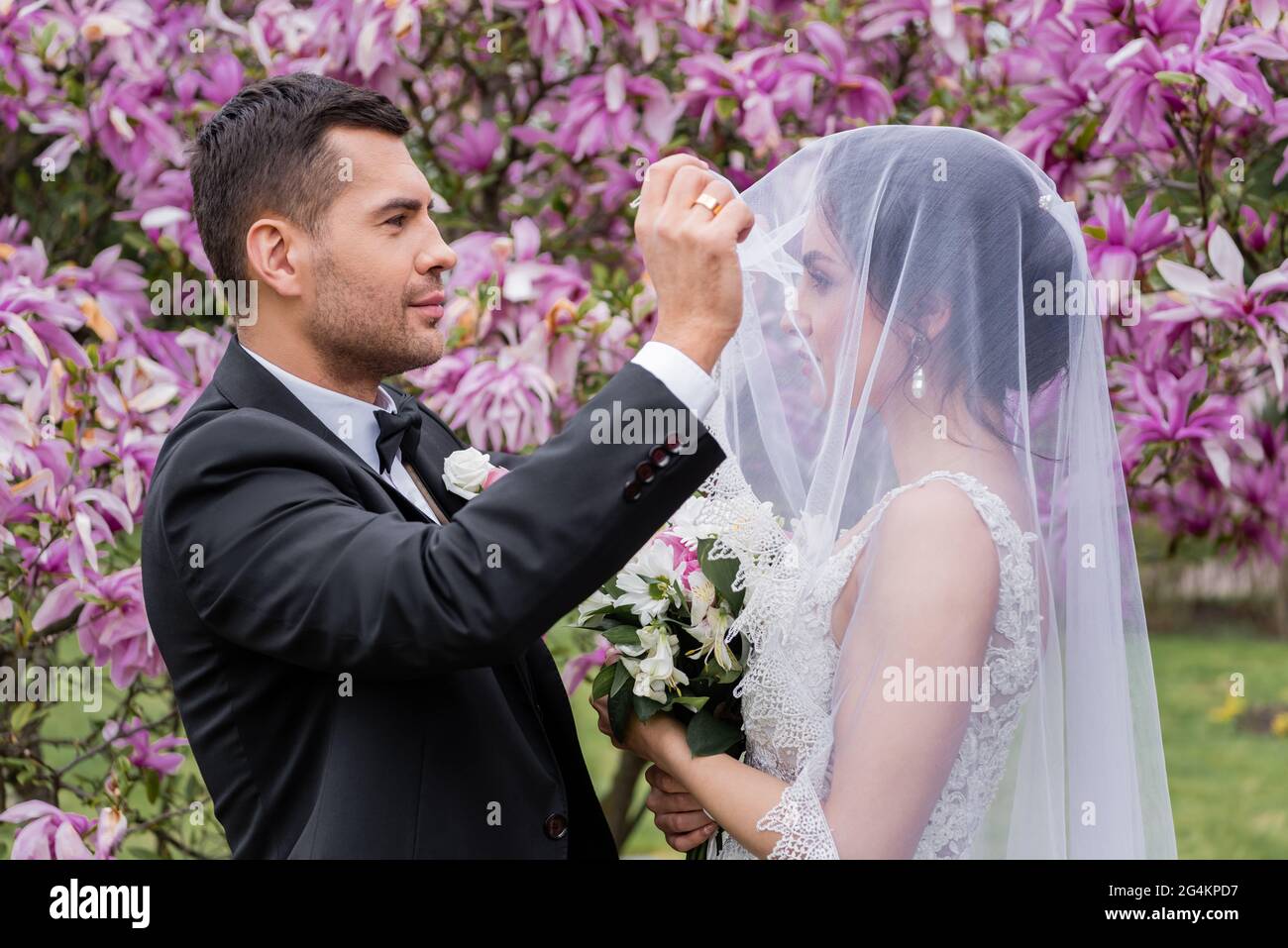Taking the veil hi-res stock photography and images - Alamy