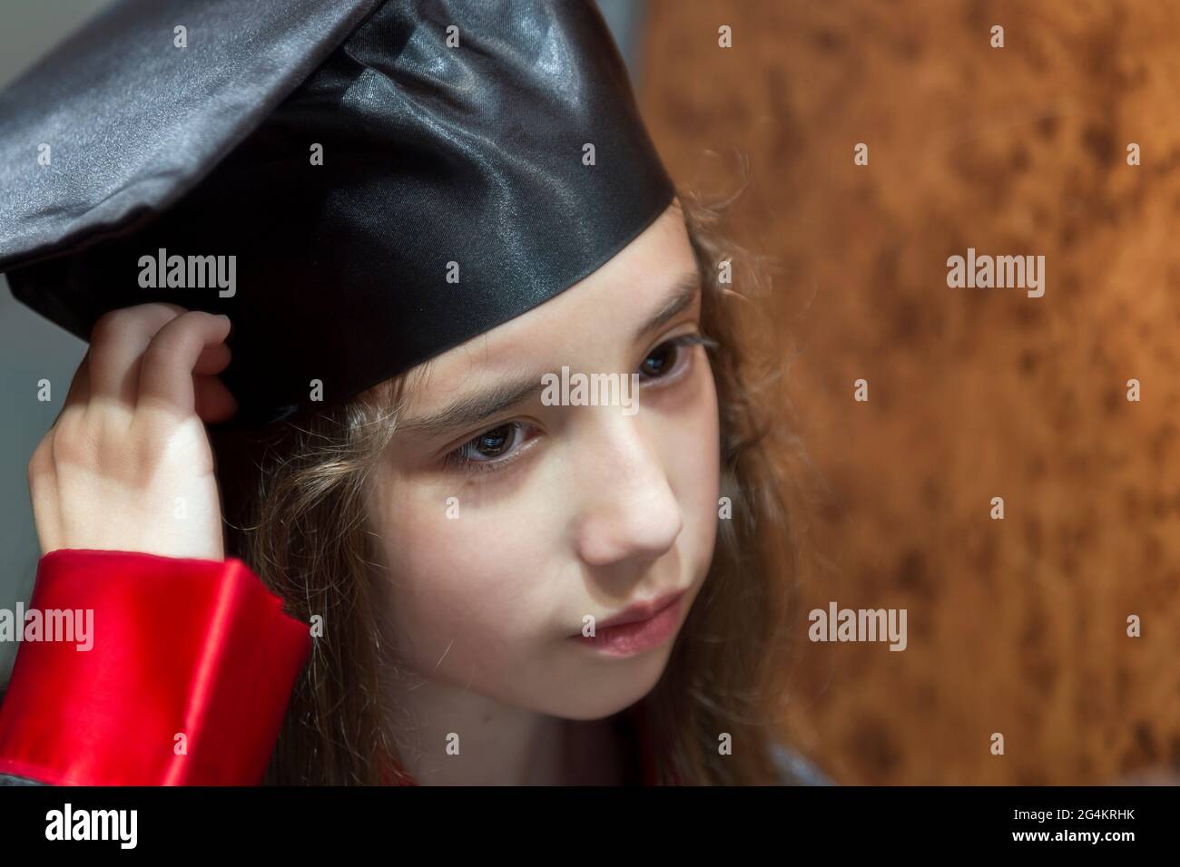 A primary school student graduation Stock Photo - Alamy