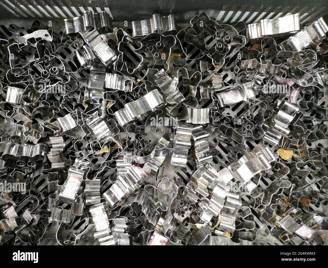 Pile of scrap metal Stock Photo - Alamy