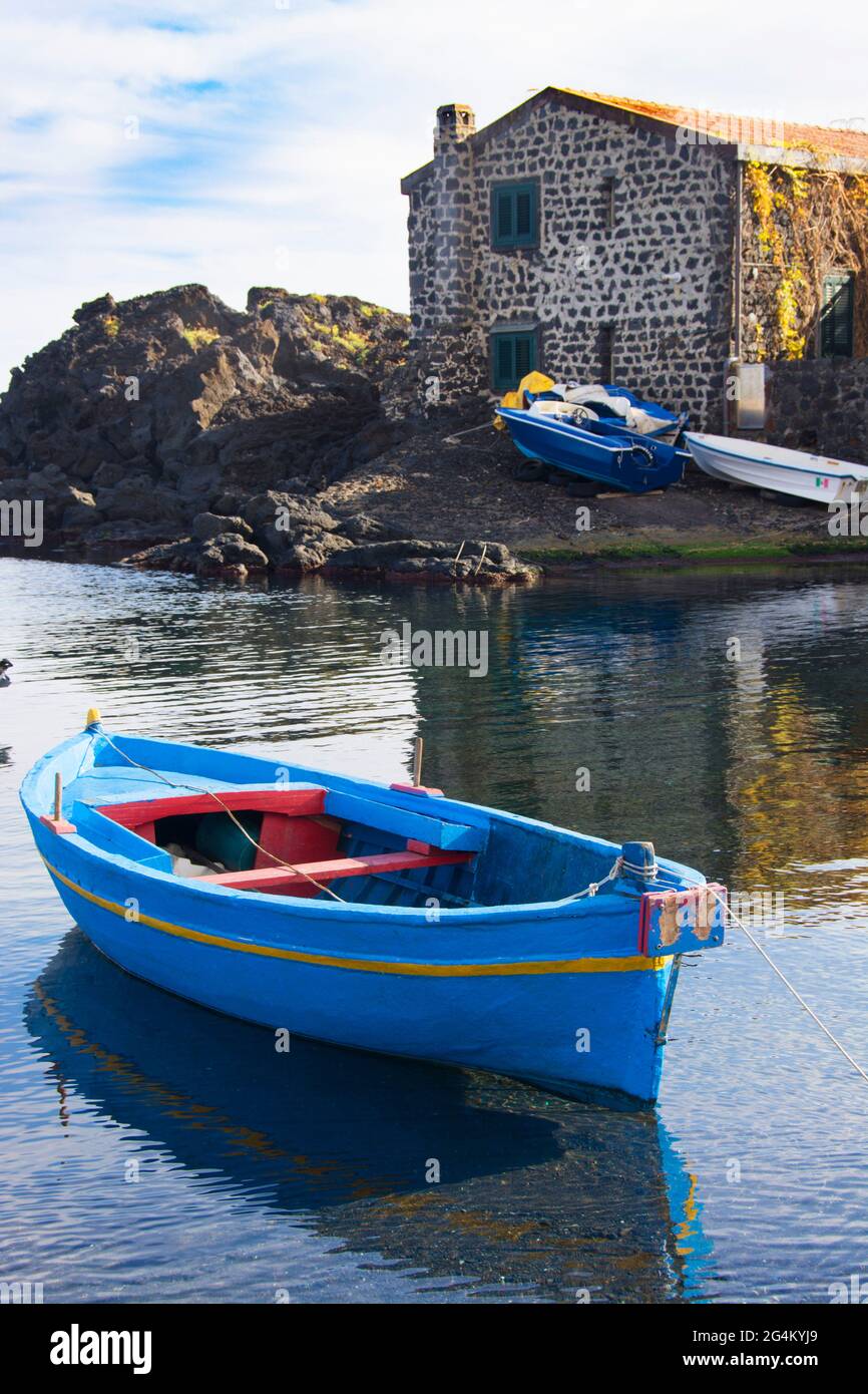 Pozzillo hi-res stock photography and images - Alamy