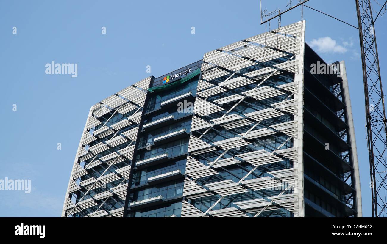 Kings Tower at Alfred Rewane Road, Ikoyi Lagos Stock Photo - Alamy
