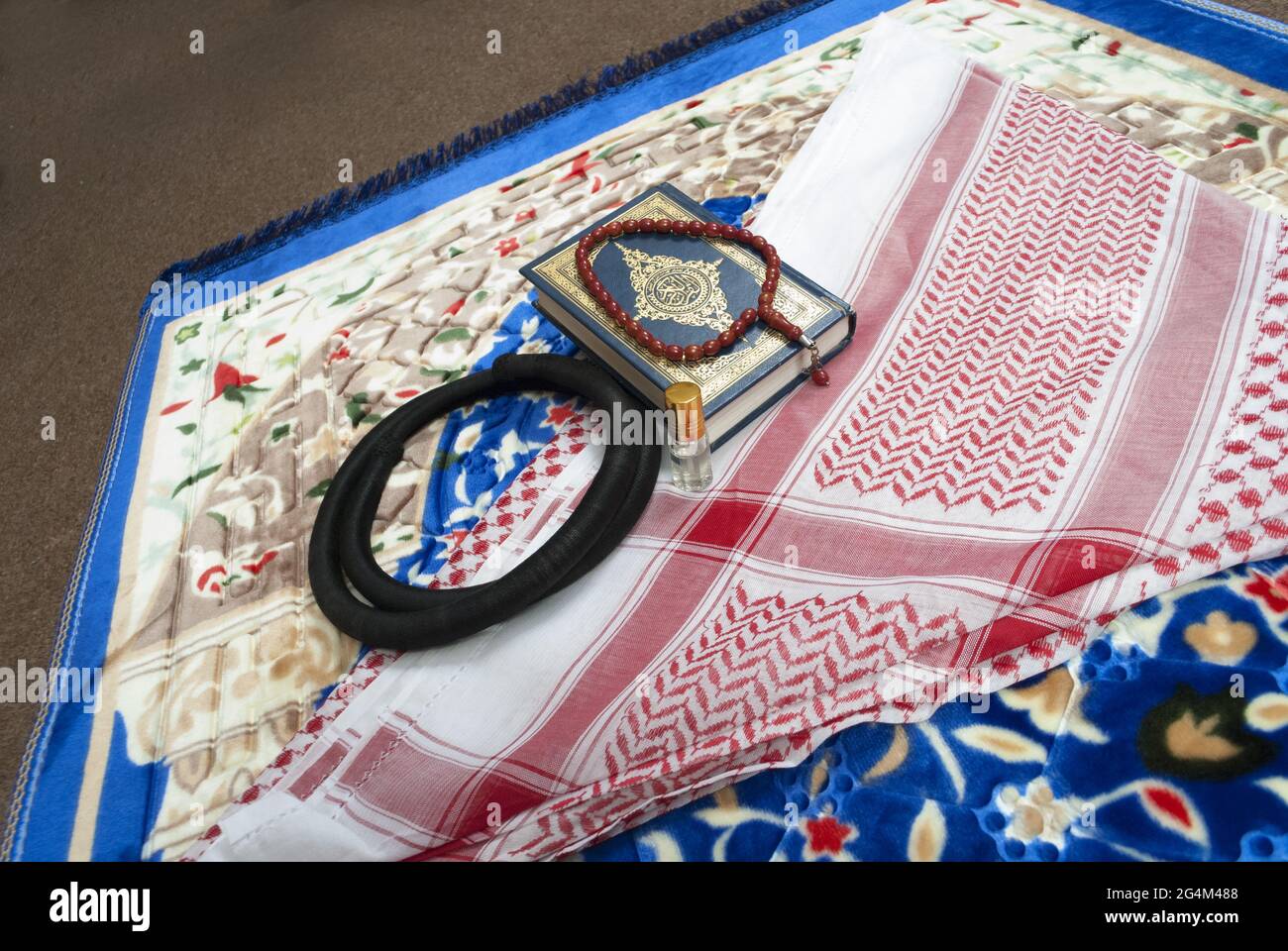 Arabic traditional religious prayer accessories,shemagh agal holy Quran ...