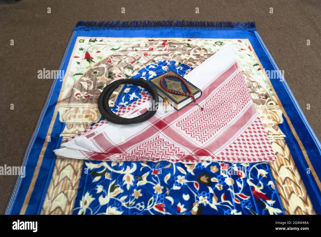 Arabic traditional religious prayer accessories,shemagh agal holy Quran ...