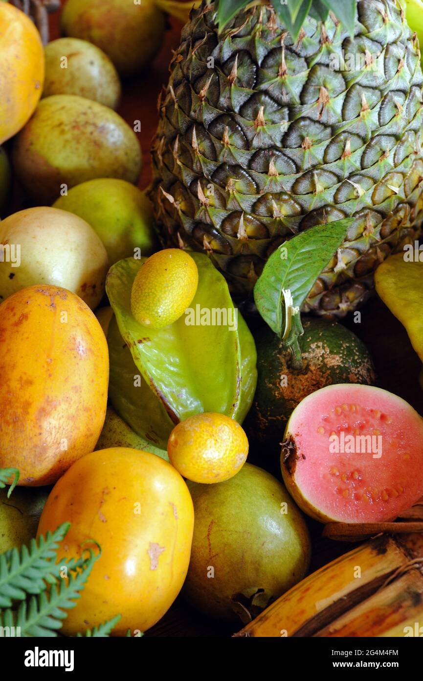 Fruits tropicaux hi-res stock photography and images - Alamy