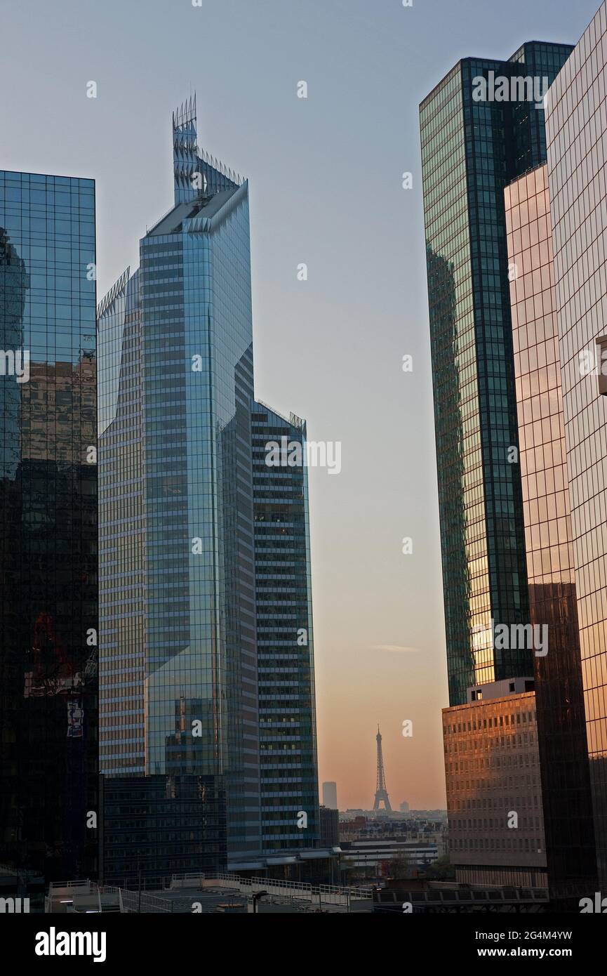 Paris la defense michelet hi-res stock photography and images - Alamy