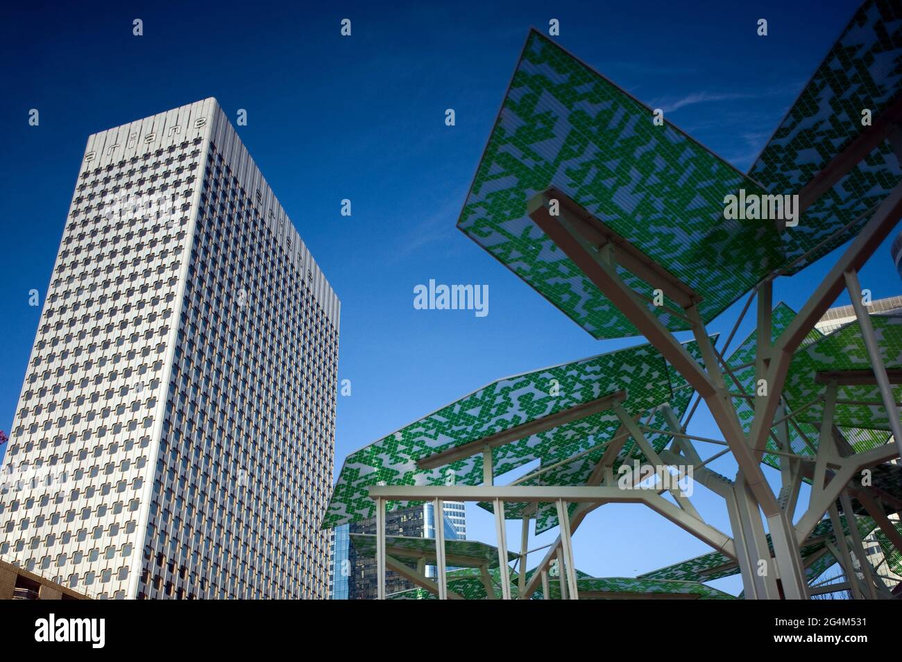 Paris la defense ariane tower hi-res stock photography and images - Alamy