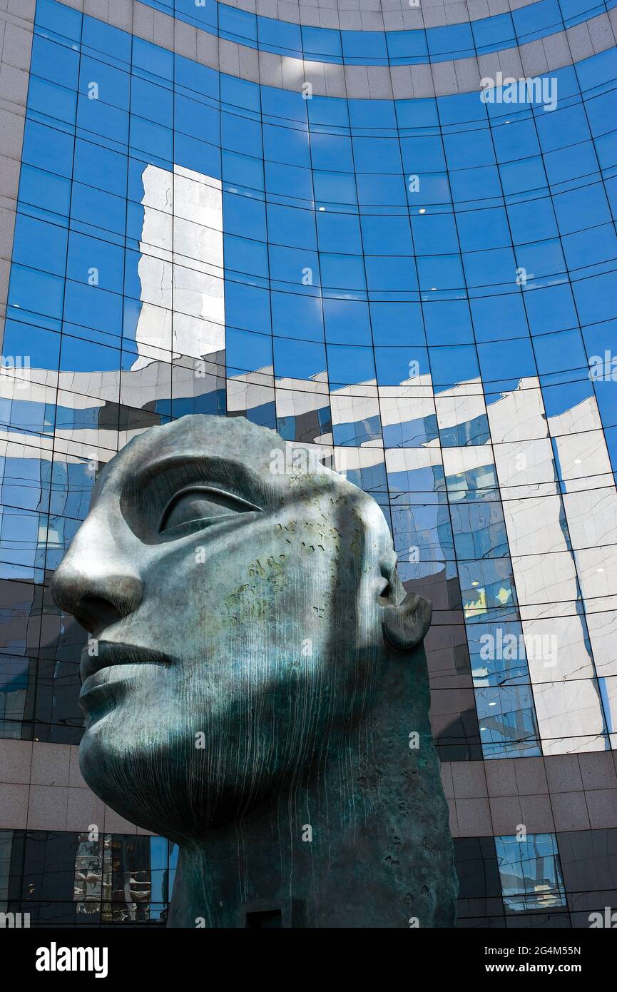 Kpmg tower hi-res stock photography and images - Alamy