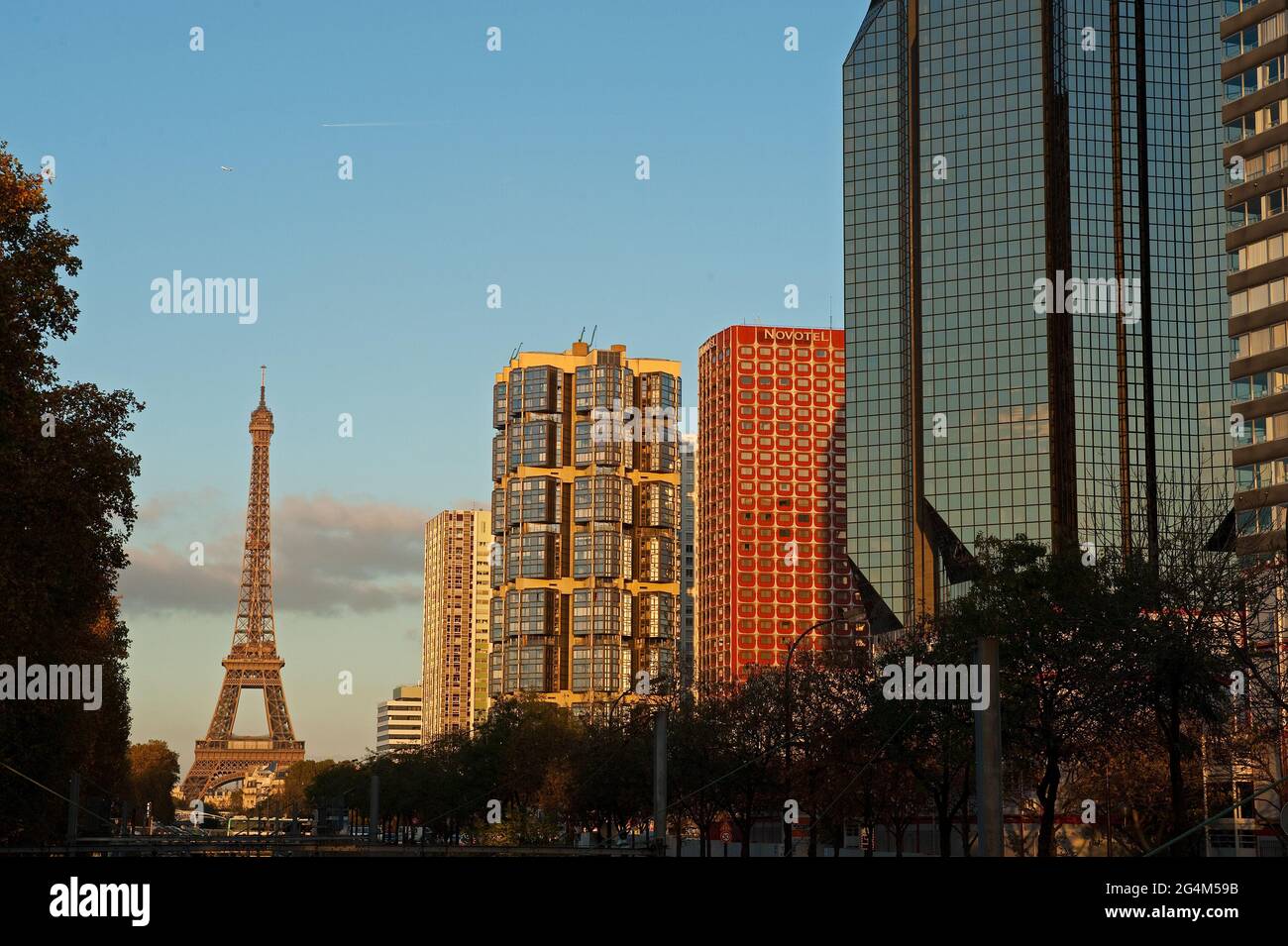 Paris 15th district hi-res stock photography and images - Alamy