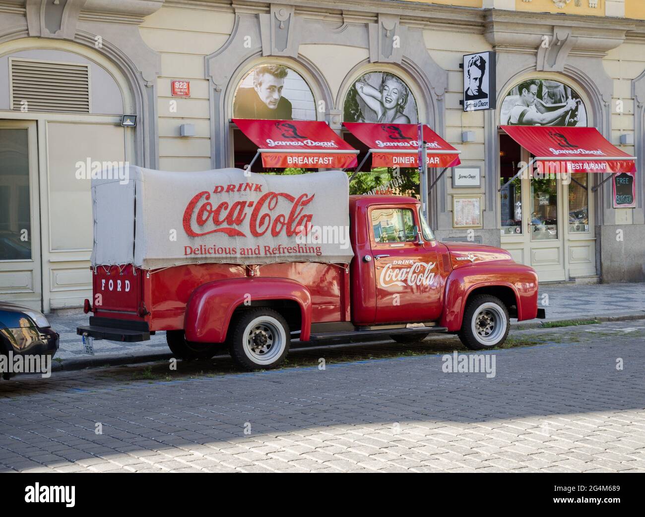 Coca Cola Office Building High Resolution Stock Photography and Images ...