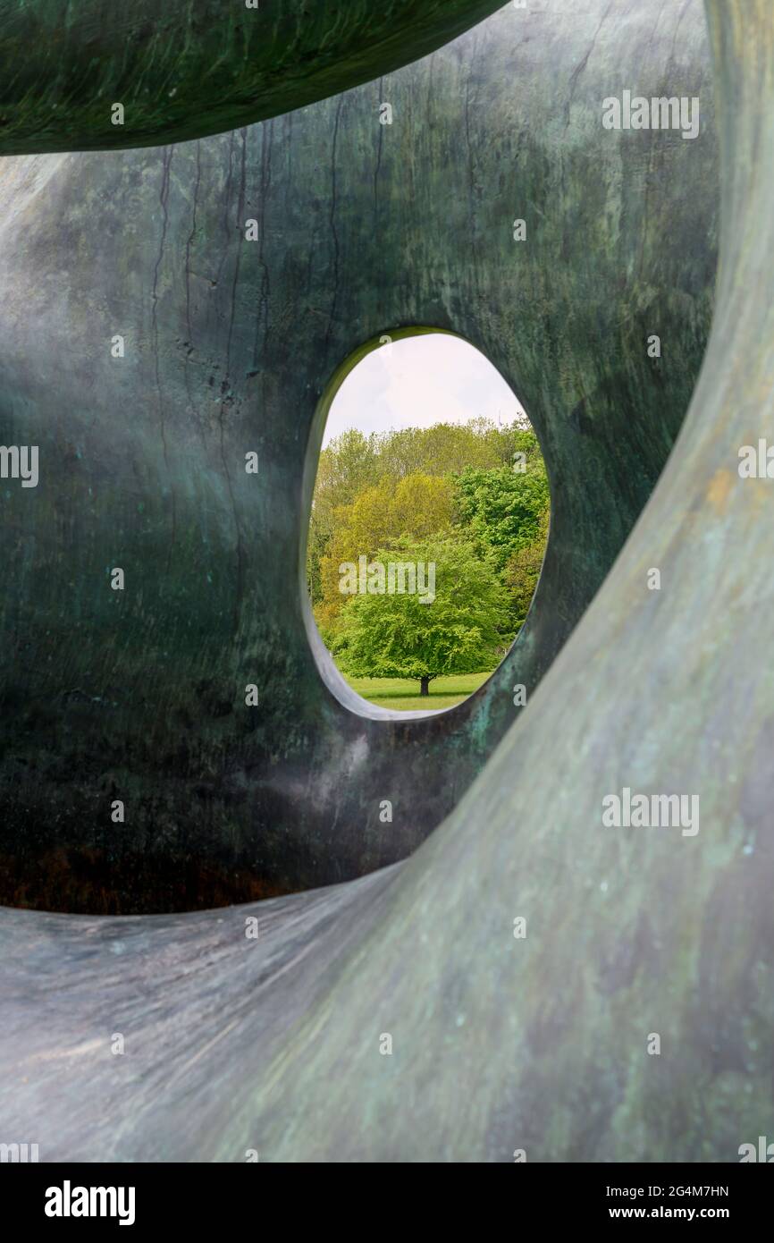 The gigantic bronze sculptures, Large Two Forms by Henry Moore ...