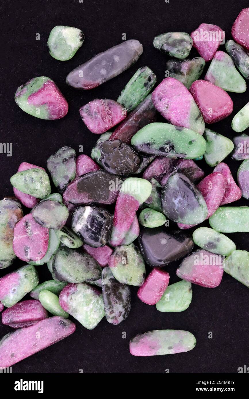 Ruby stones texture hi-res stock photography and images - Alamy