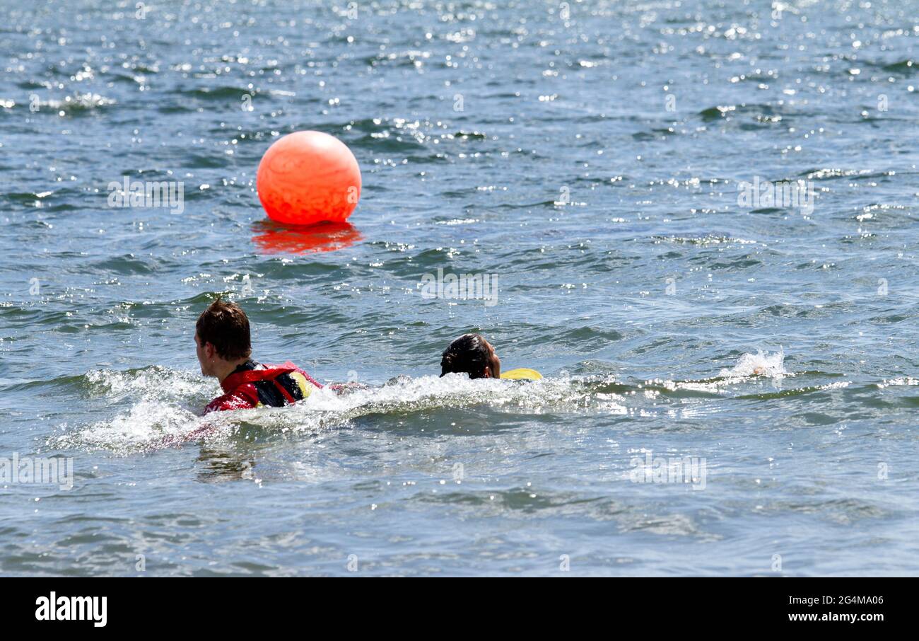 Saving swimmer from drowning hi-res stock photography and images - Alamy