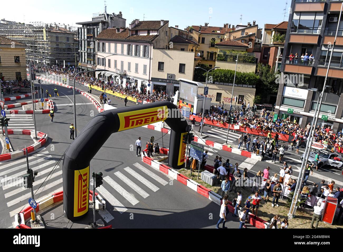 Formula 1 car top view hi-res stock photography and images - Alamy