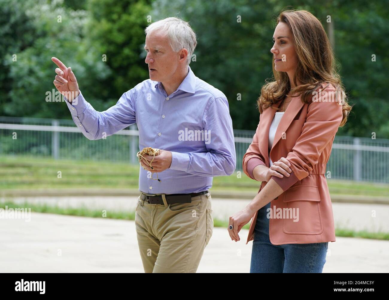 RETRANSMITTED CORRECTING LOCATION The Duchess of Cambridge is welcomed ...