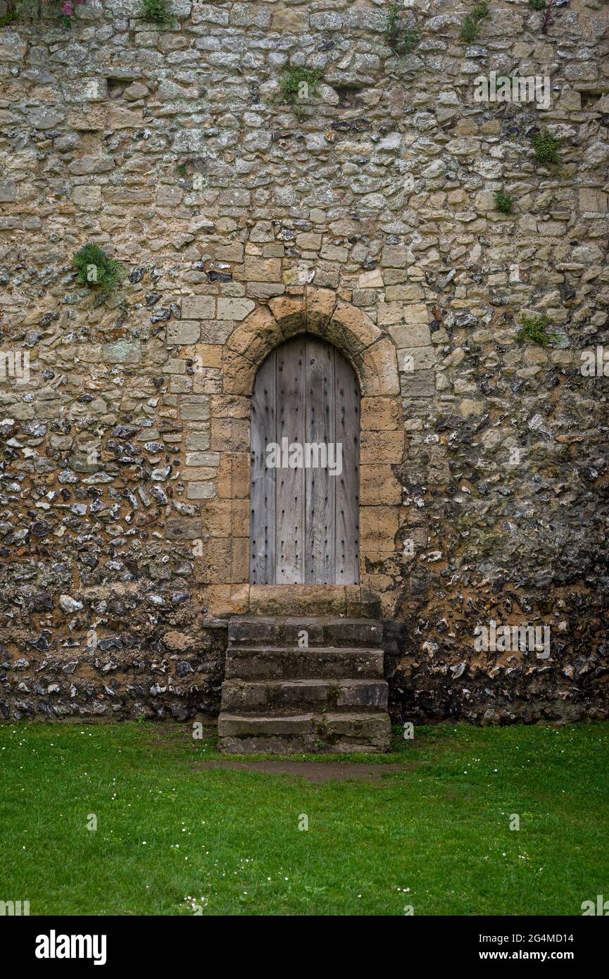 Medieval door design hi-res stock photography and images - Alamy
