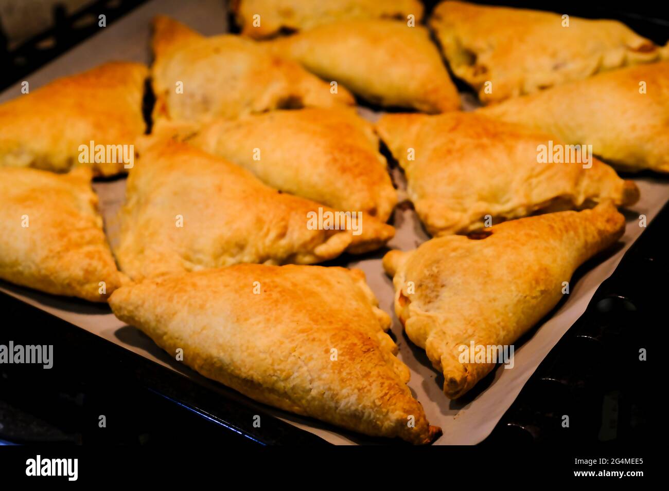 Samsa samosas hi-res stock photography and images - Alamy