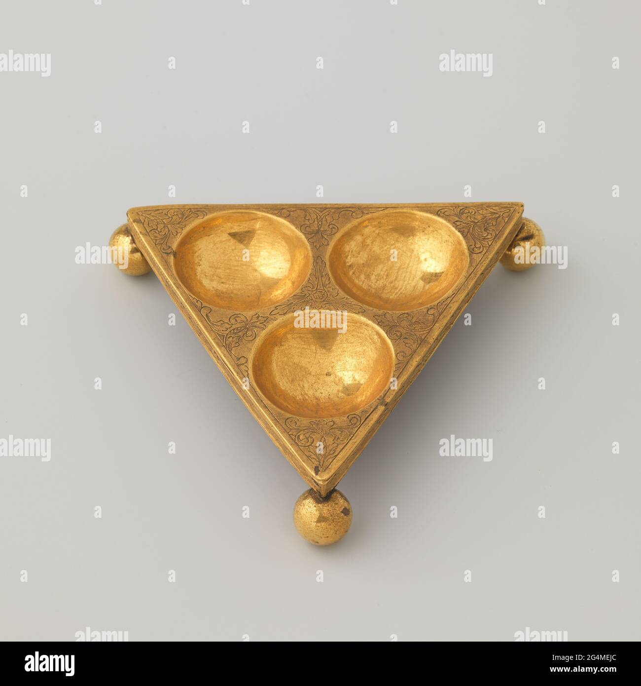 Galvanoplastic reproduction of a triangular salt barrel on bulb legs ...