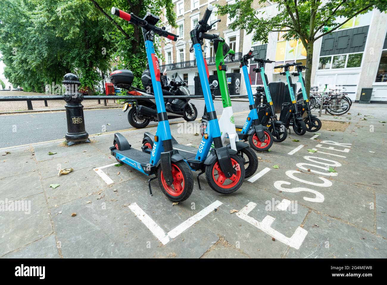 London e scooters parking hi-res stock photography and images - Alamy