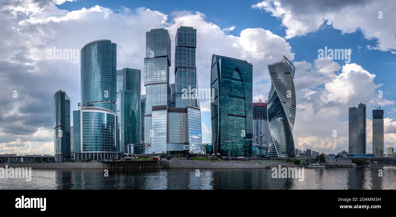 Moscow business district church hi-res stock photography and images - Alamy