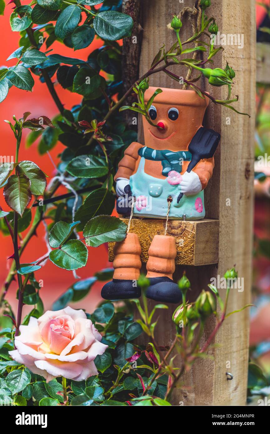 Bale pot hi-res stock photography and images - Alamy