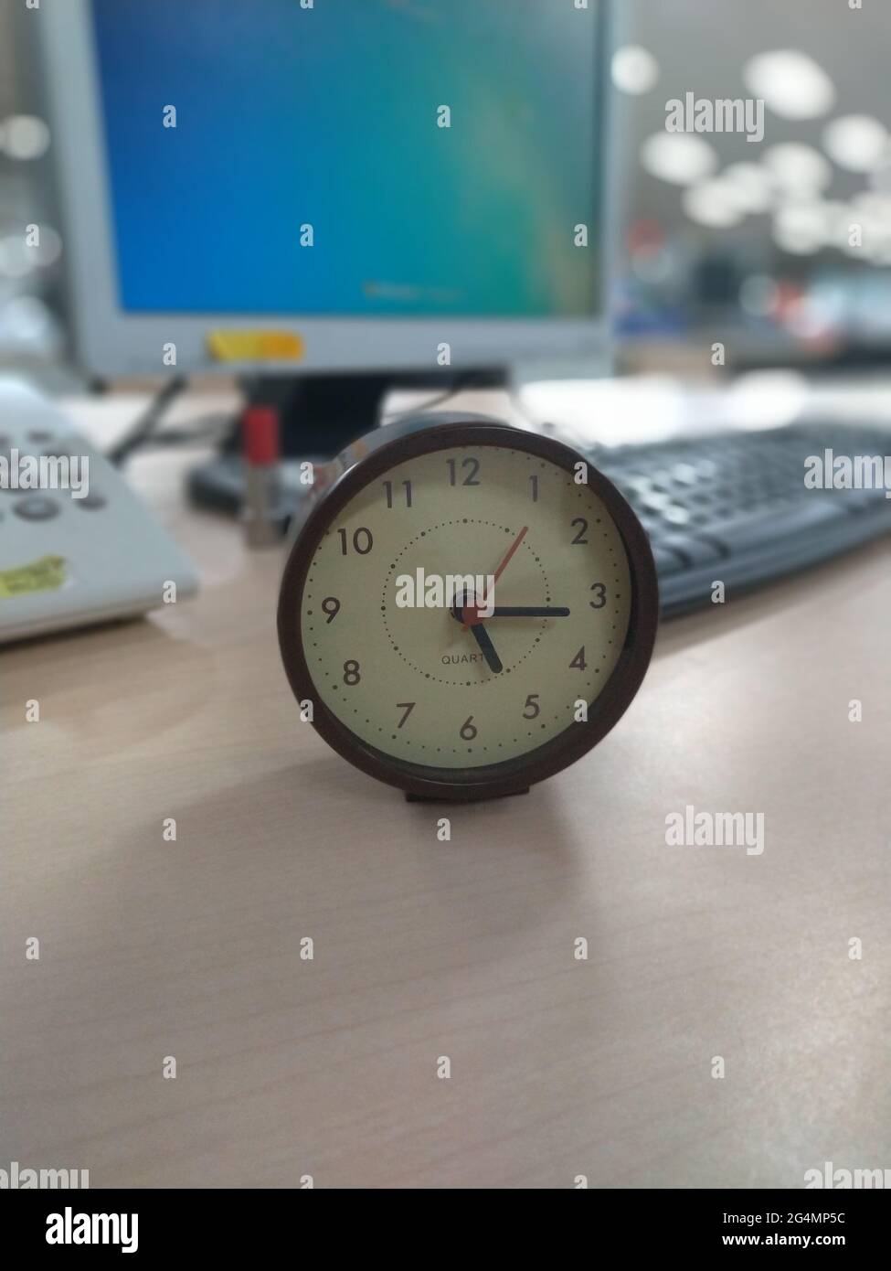 Small clock hi-res stock photography and images - Alamy